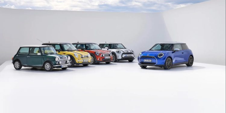 Mini Unveils 2025 Cooper E and Cooper SE Electric Hatchbacks: Enhanced ...