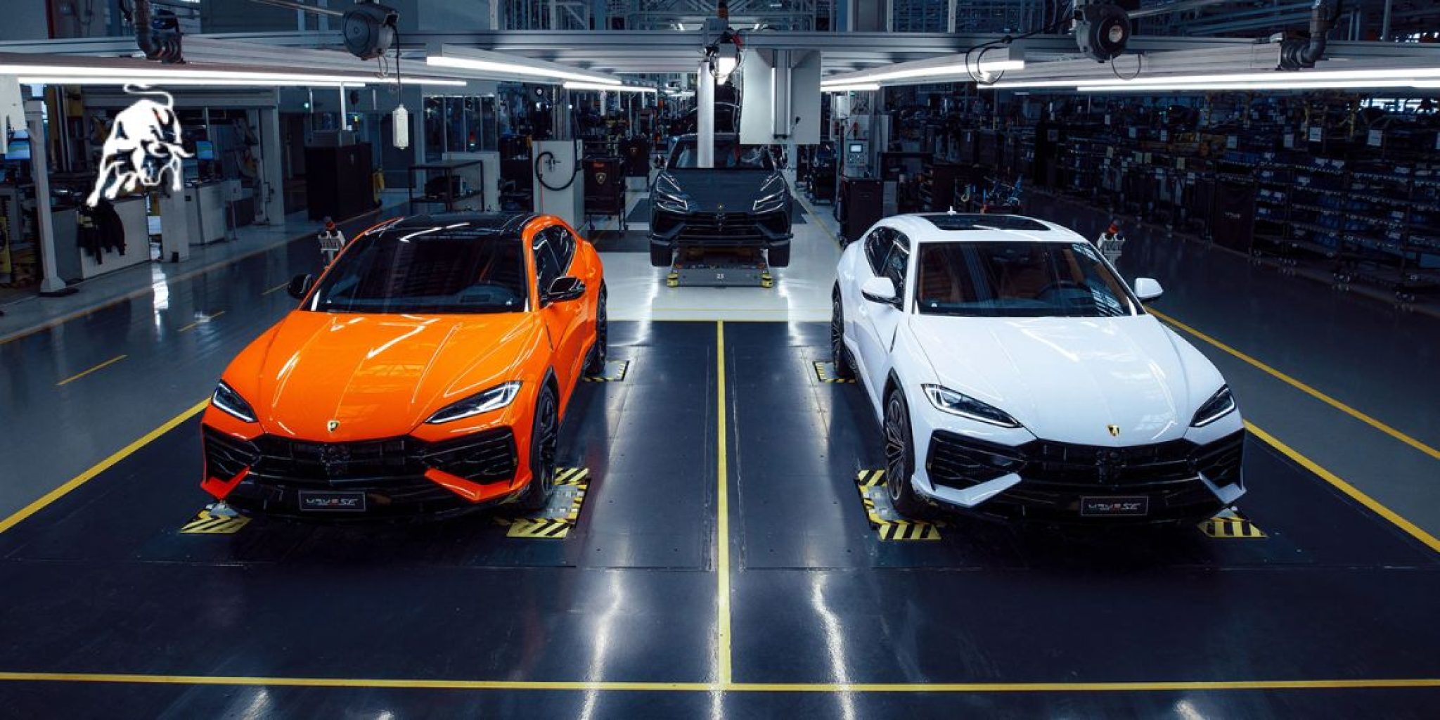 Lamborghini Launches Urus SE in India: Hybrid Super SUV with 800 CV ...
